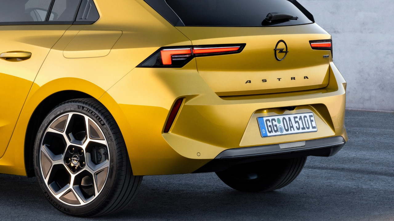 Opel Astra HB price list: Still very affordable! - Gearrice