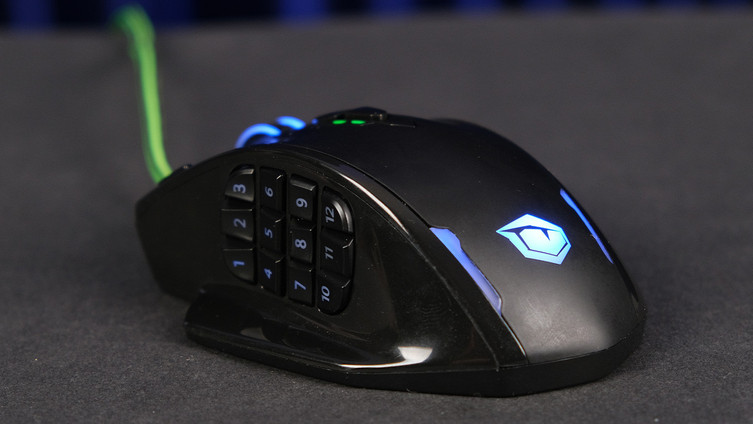 Pusat V8 Mouse incelemesi: Her yerinde tuş var!