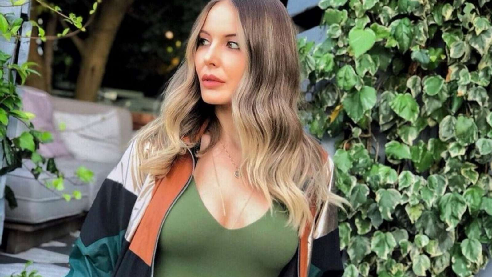 Hande Sarıoğlu dans videosu sosyal medyada patlayınca işinden oldu